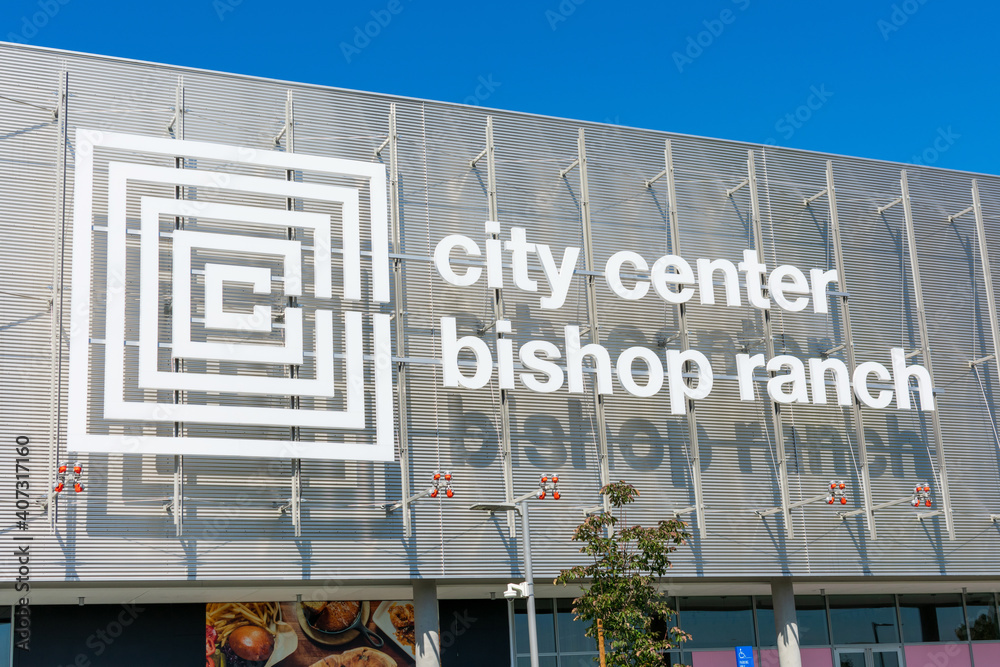 City Center Bishop Ranch shopping center facade designed by Renzo Piano ...
