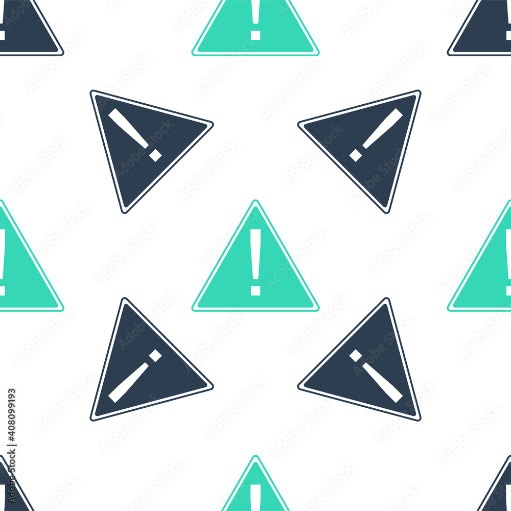 Green Exclamation mark in triangle icon isolated seamless pattern on ...