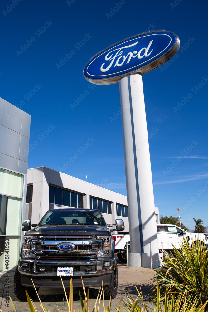 Santa Clara, CA, USA - January 14, 2021: Ford Motor Company dealership ...