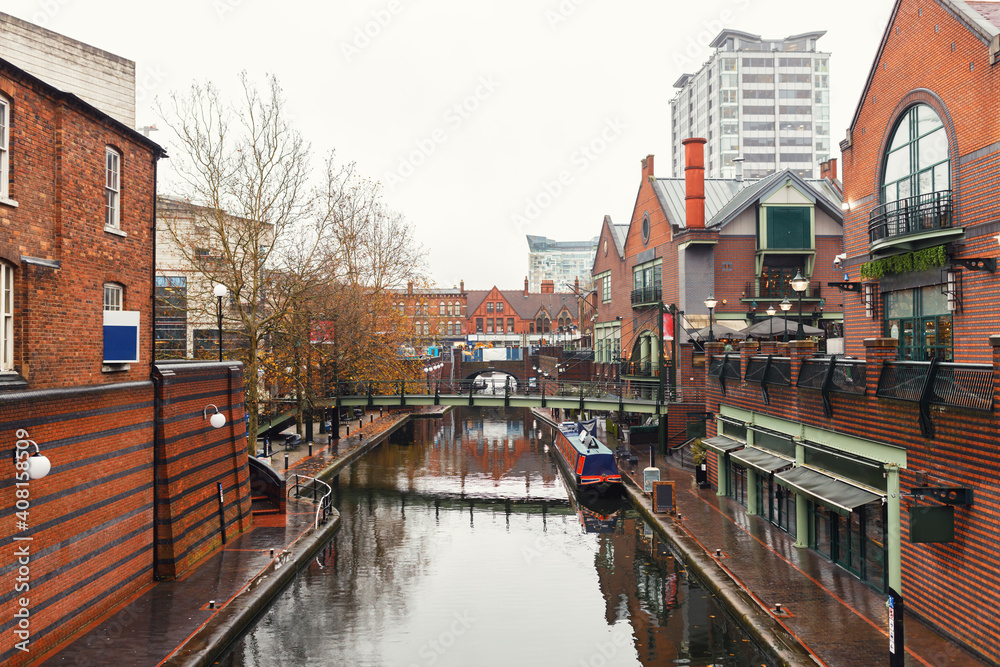 Birmingham is located in center of West Midlands region England on ...