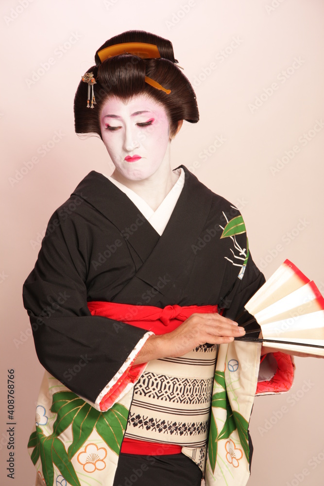 Japanese-style beauty (male) dressed as a geisha, Japanese-style beauty ...