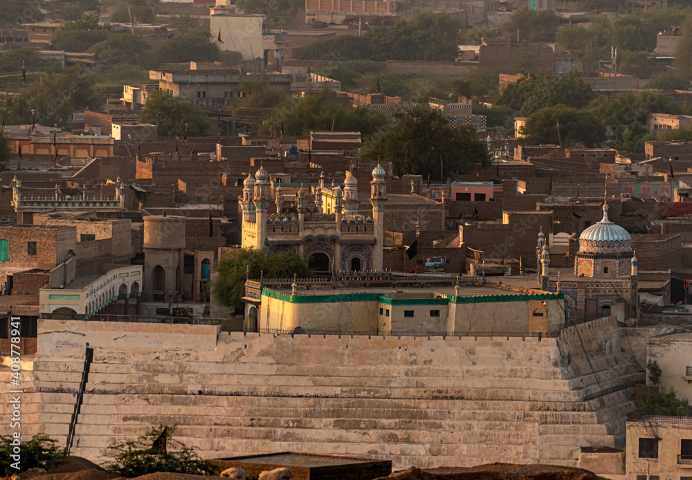 Foto de Sakhi Sarwar is a town in Dera Ghazi Khan District, Pakistan ...