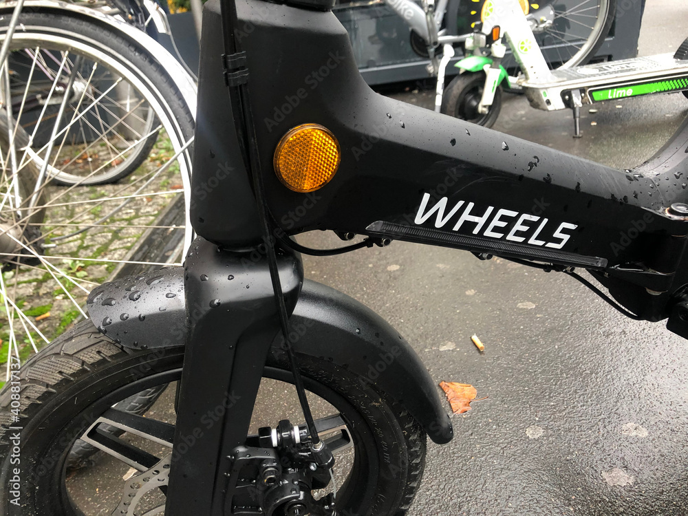 Foto de Berlin, Germany - October 15, 2020: Wheels micro electric ...