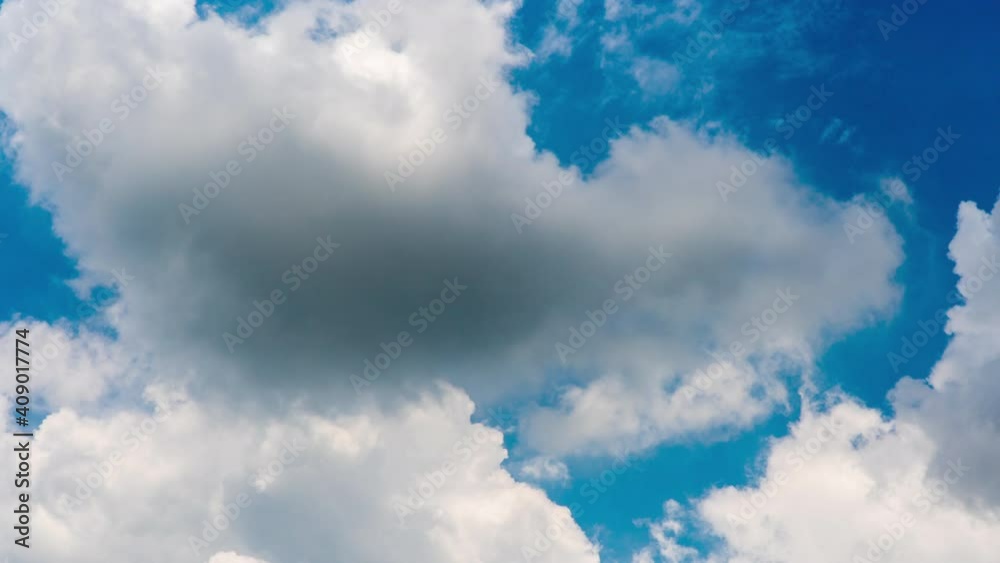 4K Time lapse clouds as the sky sunrise fog form misty nature ridge ...
