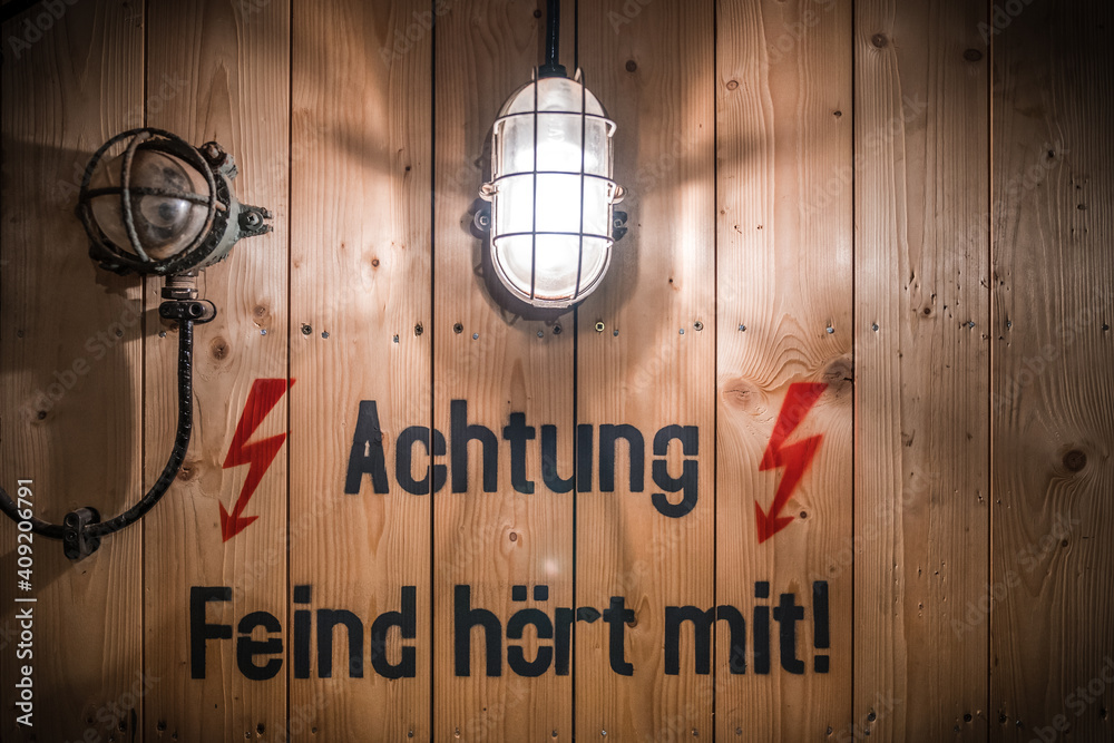 Attention Friend or Foe Achtung Feind hört mit sign in German ww2 ...