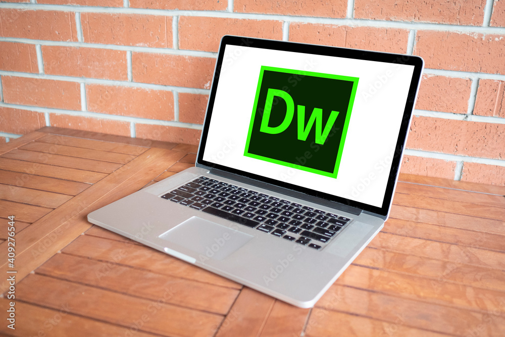 Adobe Dreamweaver logo editorial illustrative, on screen Stock Photo ...