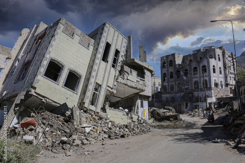 Massive destruction of homes caused by war between the national army ...