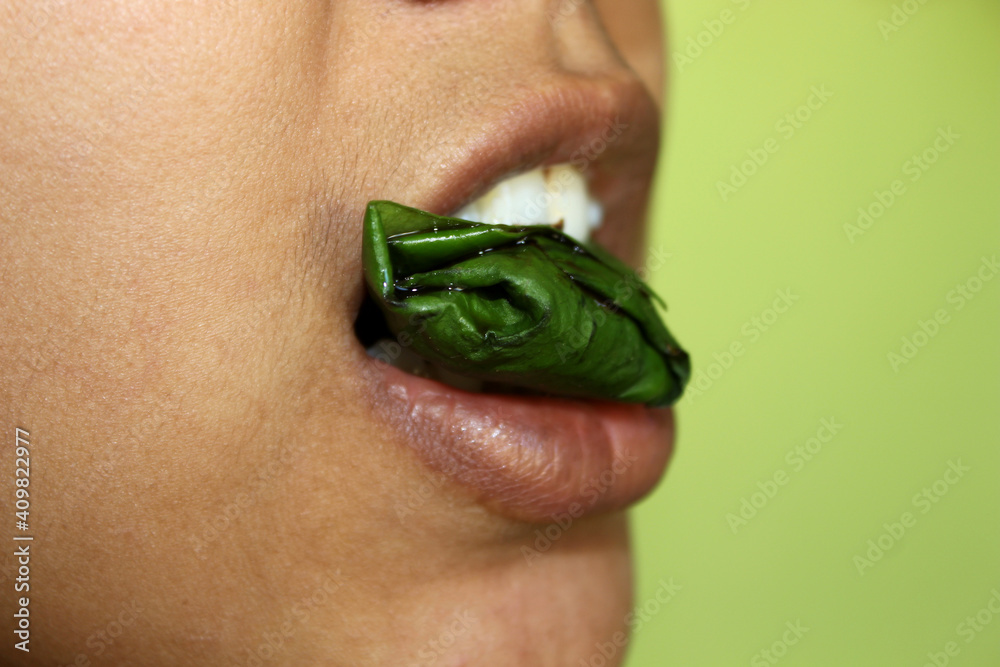Betal nut Chewing, Paan, India Herbal Mouth freshener after eating food ...
