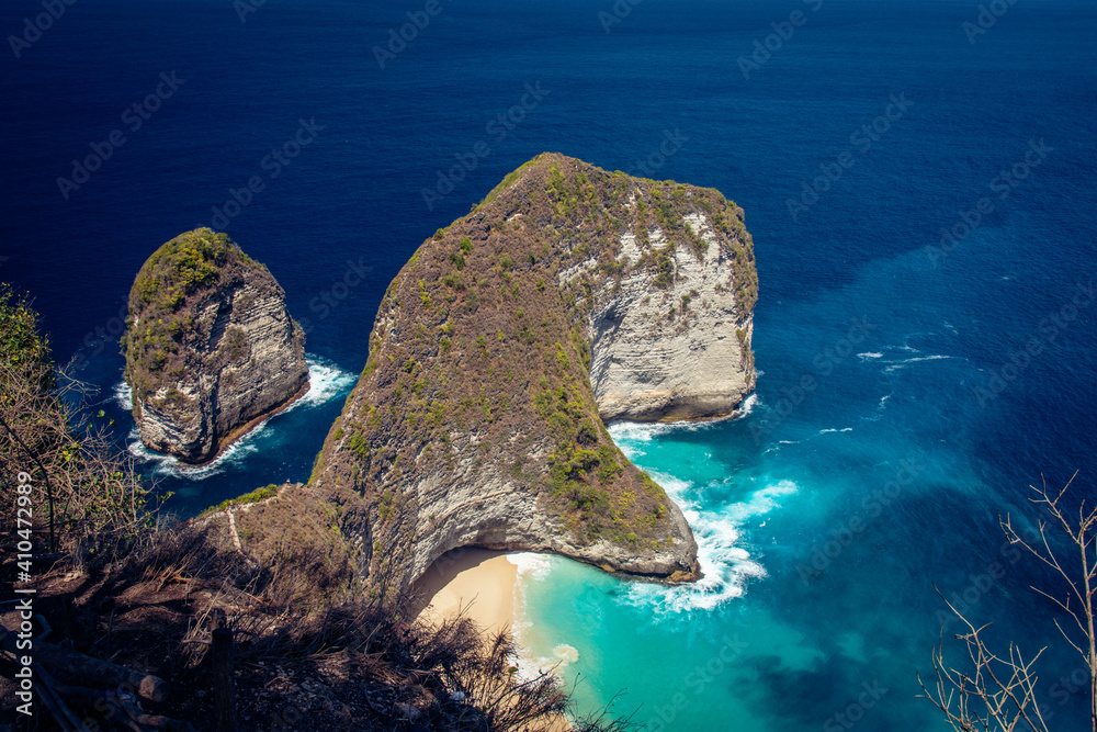 Aerial view of Kelingking Beach aka T-Rex Head Beach in Nusa Penida ...