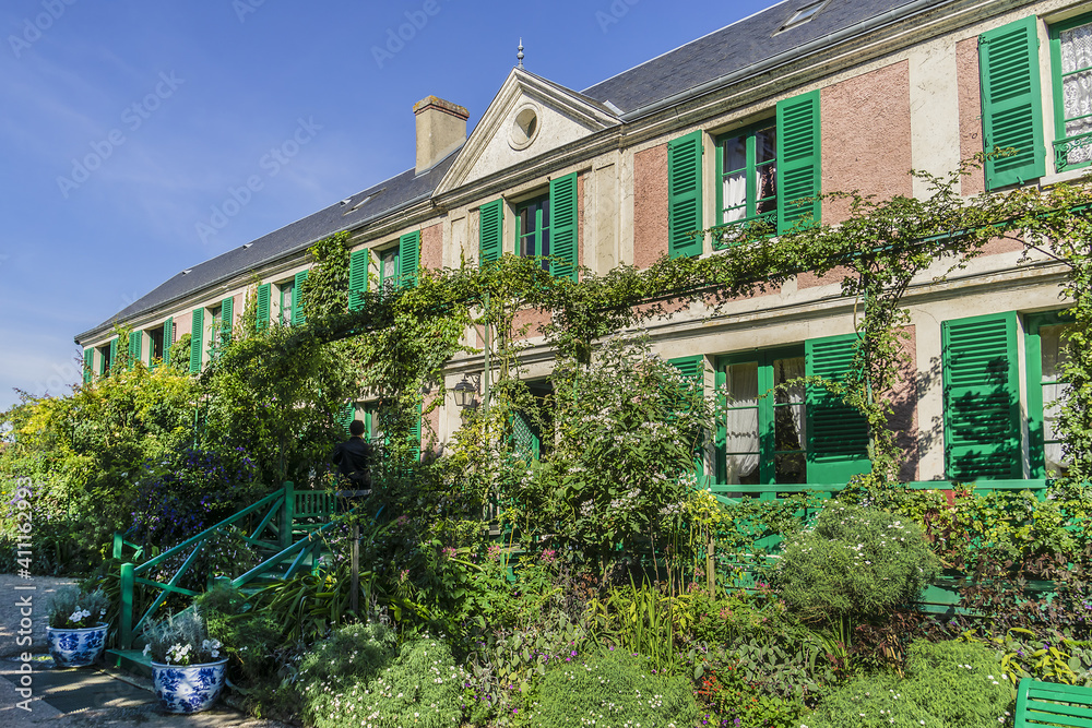 The house of Claude Monet (famous French impressionist painter) in ...