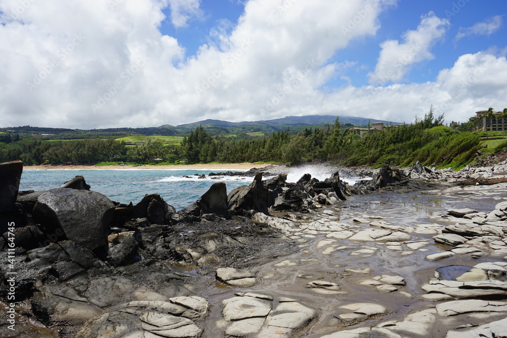 Makaluapuna Point aka Dragons teeth coastline rock formation, Wave ...
