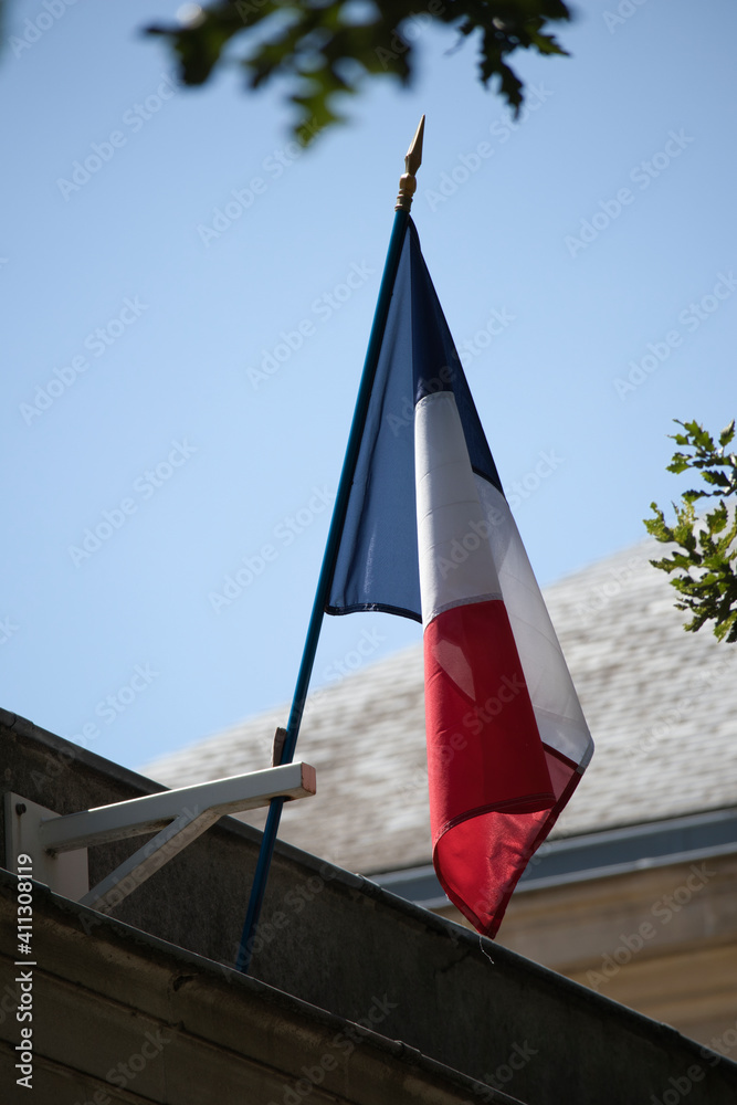 Drapeau français qui flotte Stock Photo | Adobe Stock