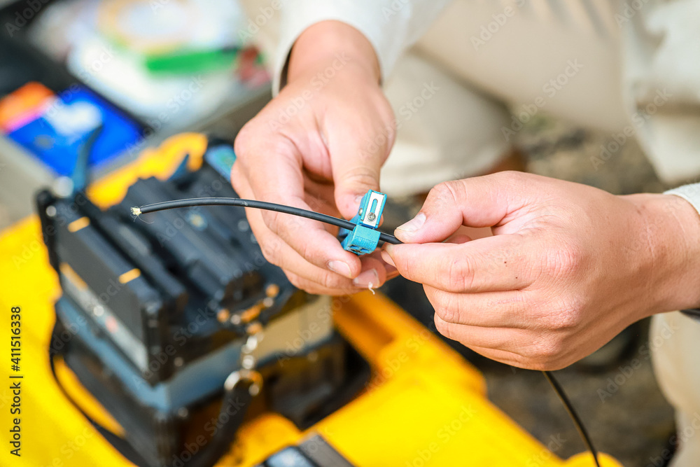 Fiber Optic Fusion Splicing Cable checking signal and Wire connection ...