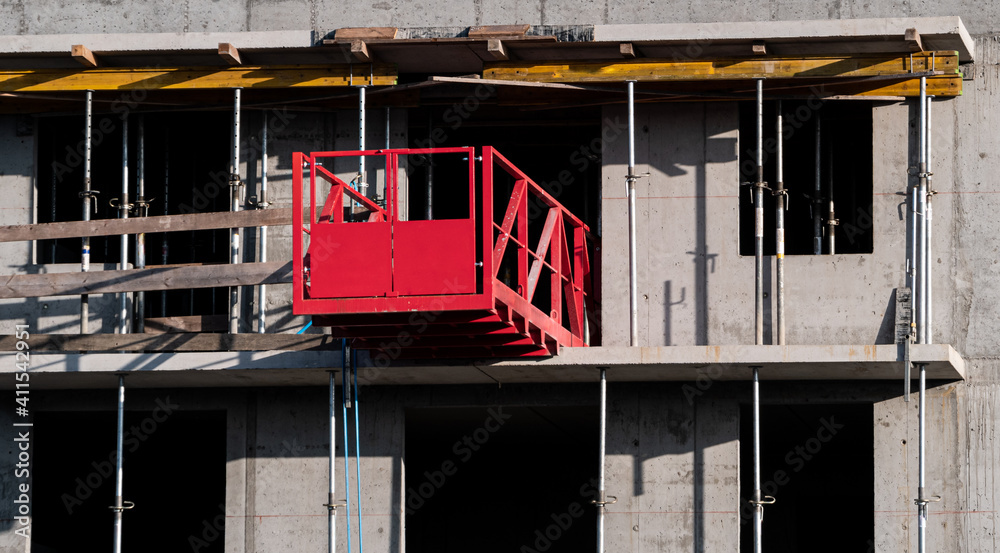 Unloading platform (construction outrigger) to transport materials ...