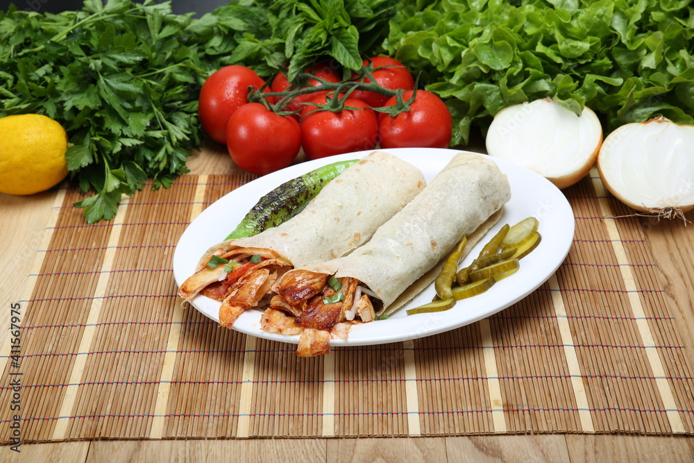 Tavuk döner dürüm, tavuk döner, chicken donner, chicken donner wrap ...