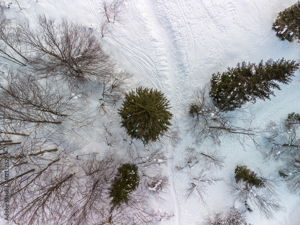 Snow-capped mountains and freezing temperatures. A look from above ...