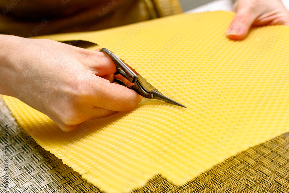 The process of making wax candles with your own hands. Step-by-step ...