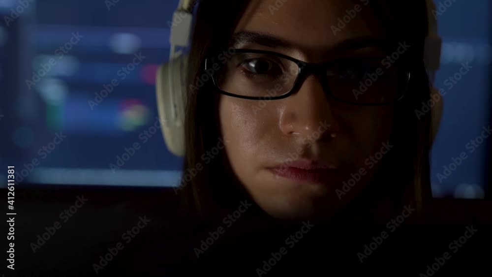 Portrait of software developer freelancer woman female in glasses work ...