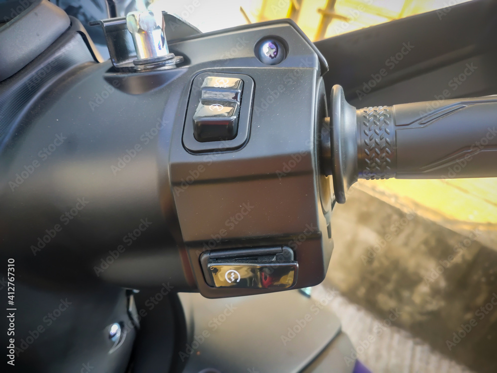 switch power control and electric start motorcycle with throttle ...