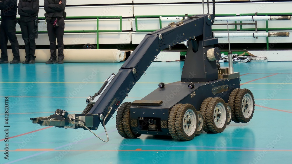 Automated robot for the deactivation of bombs and explosive devices of ...