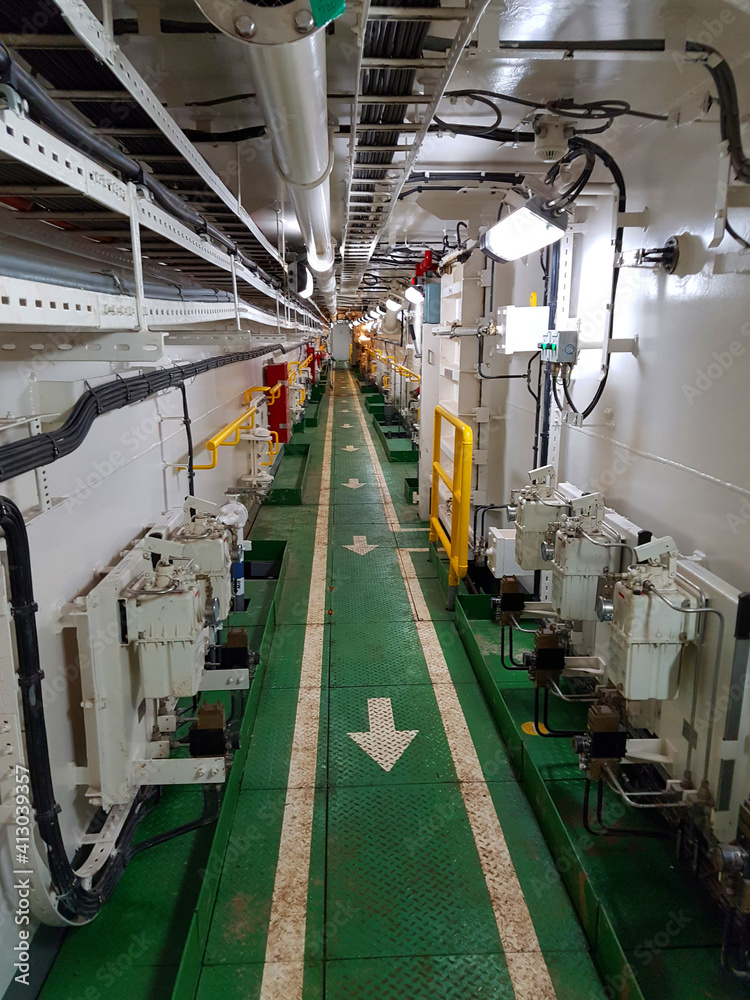 Walkway of a semisubmersible rig pontoon - indutrial plant Stock Photo ...