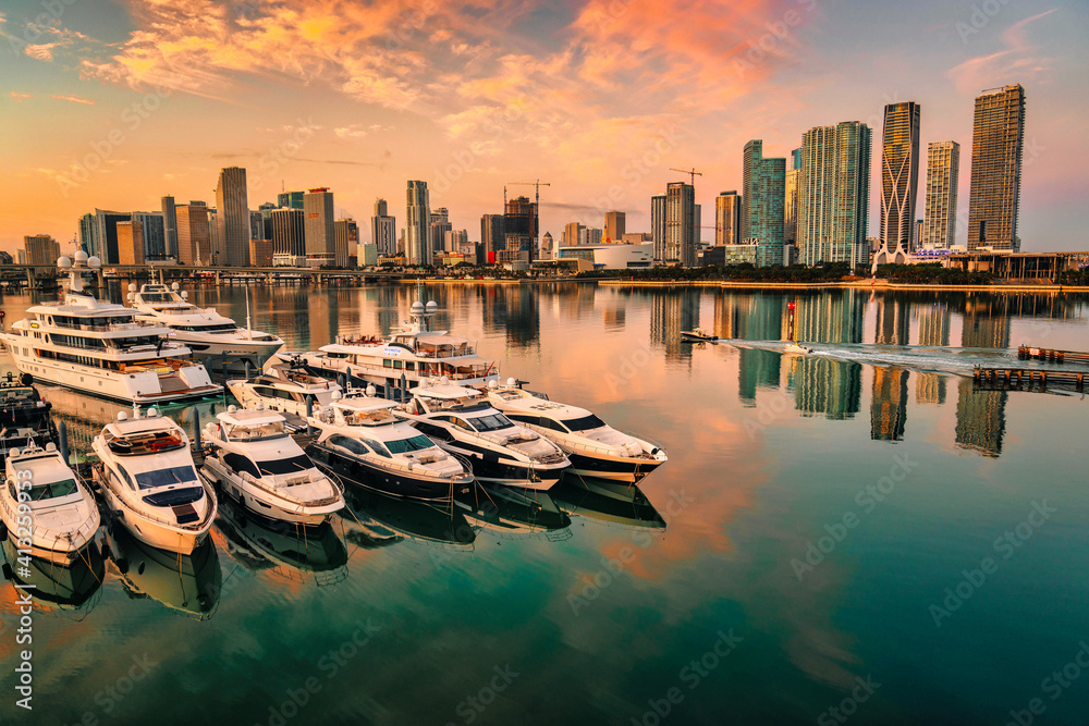 beautiful view city miami downtown panorama buildings reflections water ...
