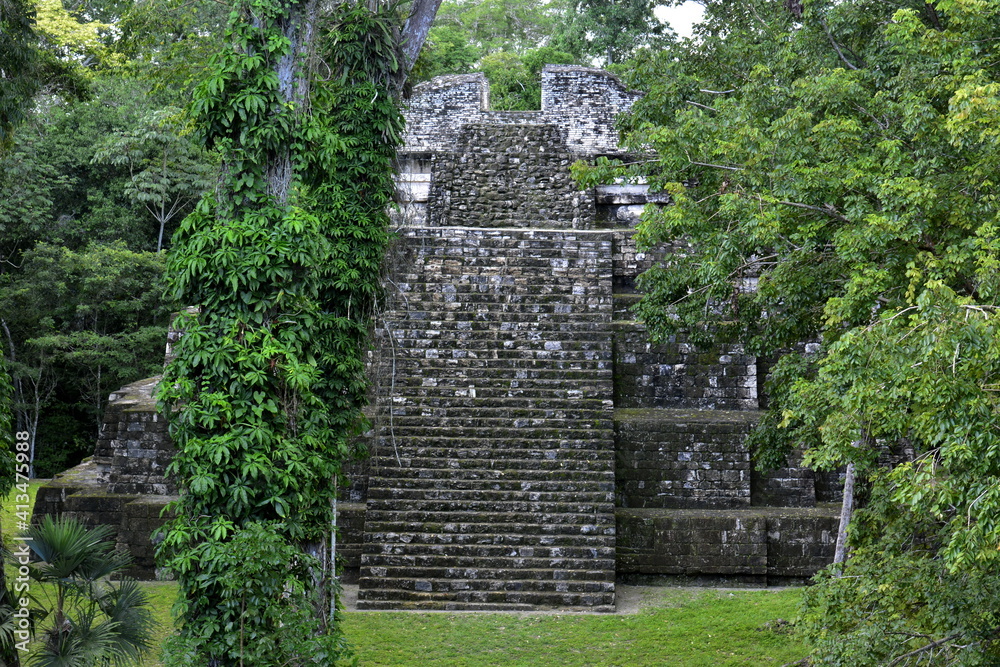 Paisajes y rincones de las ruinas arqueológicas mayas de la ciudad de ...