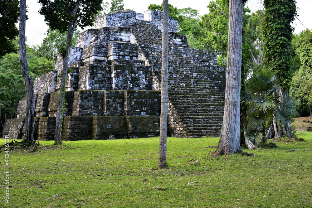 Paisajes y rincones de las ruinas arqueológicas mayas de la ciudad de ...