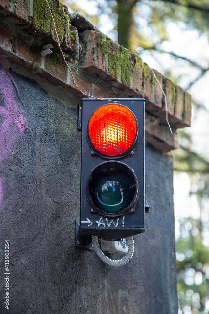semaforo a due colori Stock Photo | Adobe Stock semaforo a due colori Stock Photo | Adobe Stock