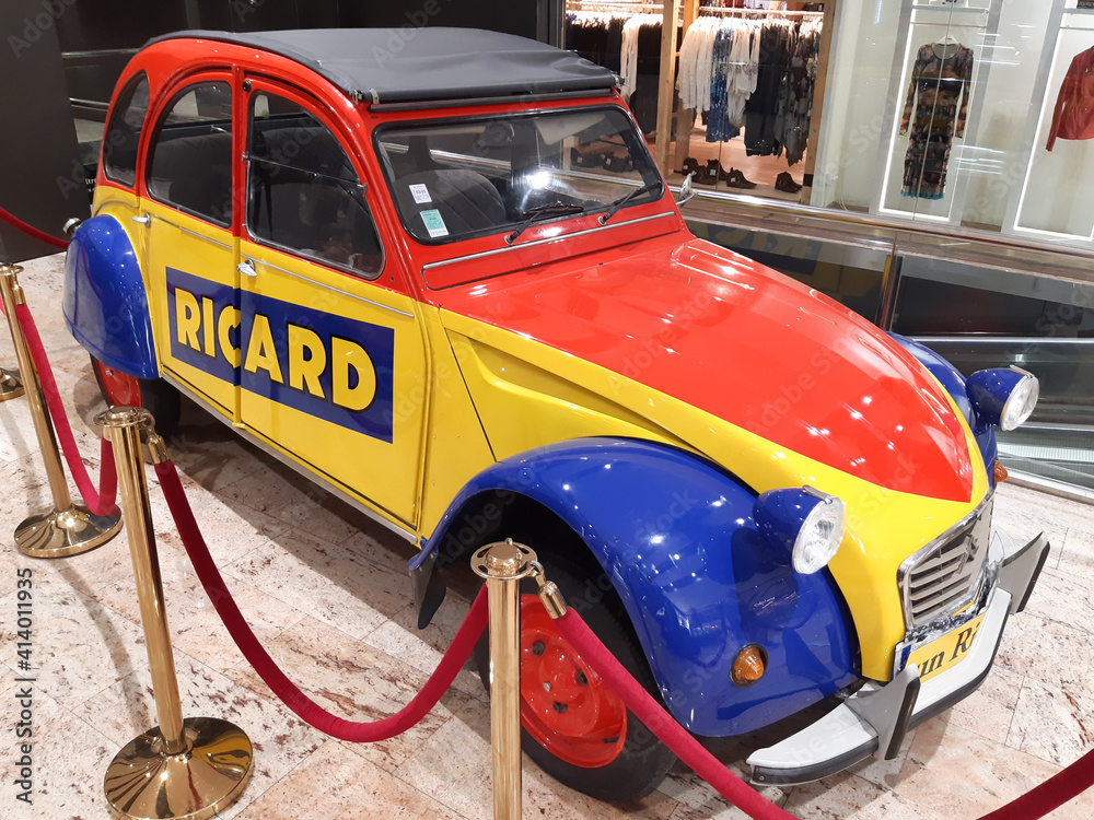 Ricard pastis aperitif logo and text sign on Citroen 2CV retro vintage ...
