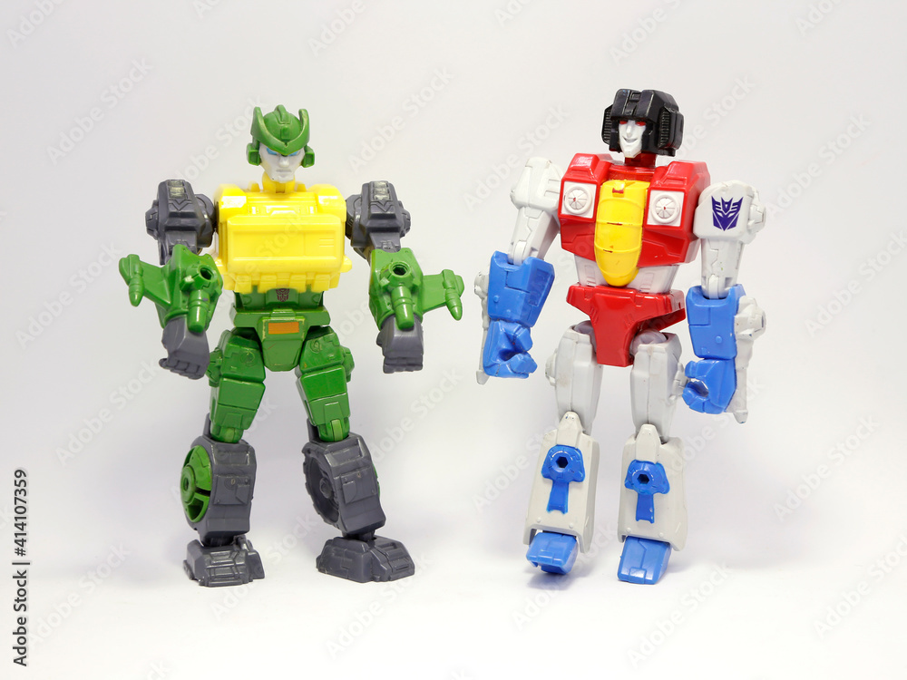 Two transformers. Transformers cars and plane. Cars that transform into ...