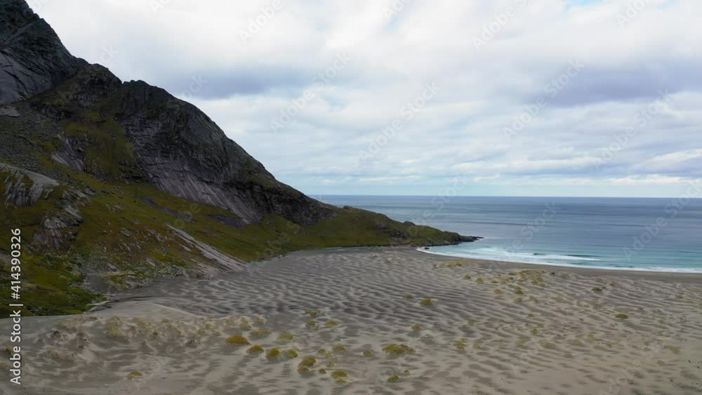 Vidéo Stock Beautiful view of Bunes Beach in Norway with it's rippled ...