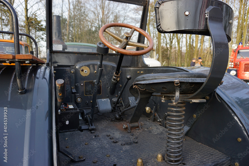 cockpit eines Oldtimer-Traktors Stock Photo | Adobe Stock
