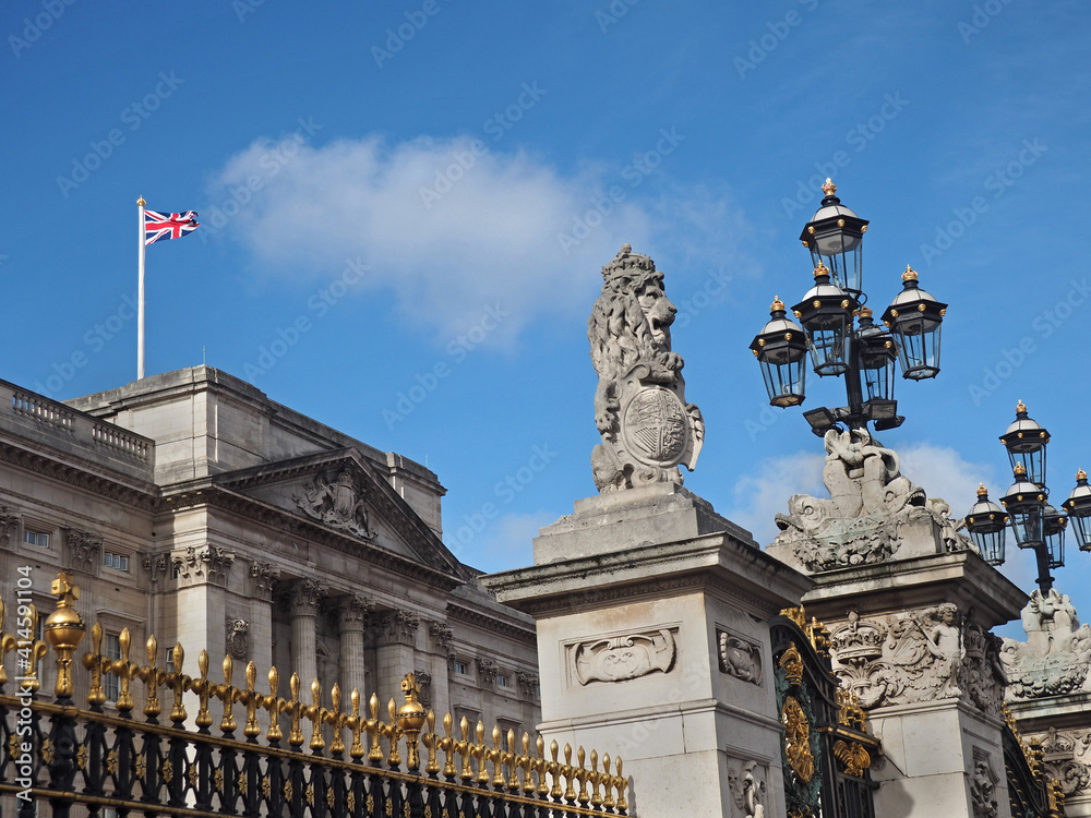 Buckingham Palace, symbols of royalty on ornate gate decorations Stock ...