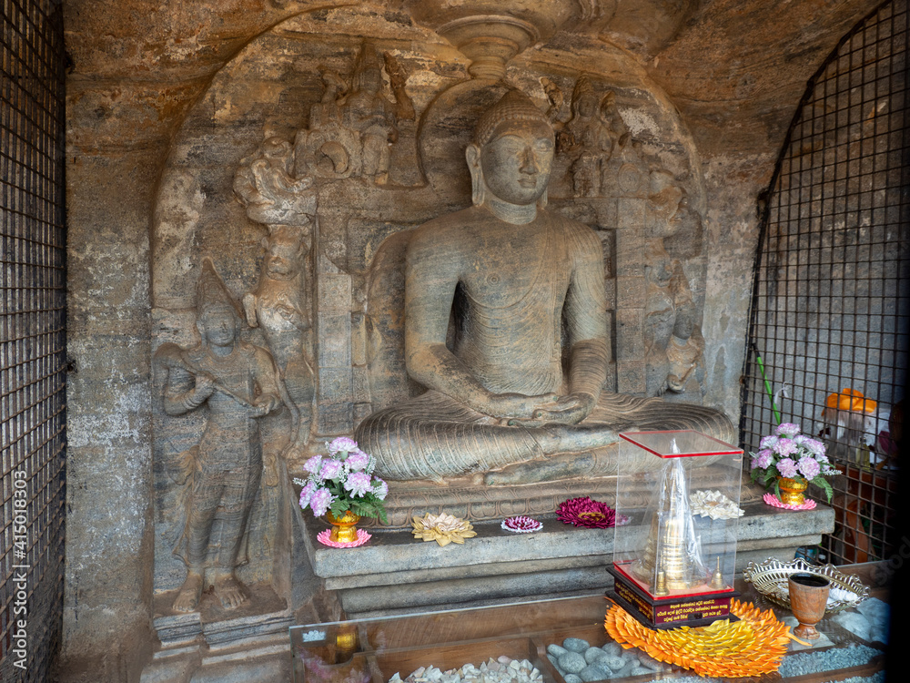 Vidyhadhara Guha inside the Gal Viharaya, Polonnaruwa, Sri Lanka Stock ...