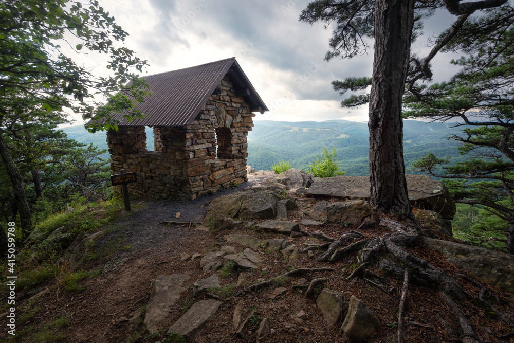 The small shelter of the Cranny Crow Overlook of Lost River State Park ...