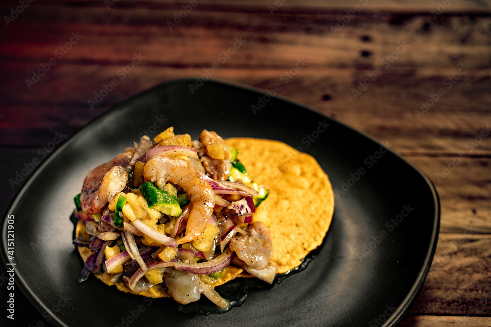 tostadas de mariscos ceviche camaron pulpo frutos del mar comida ...