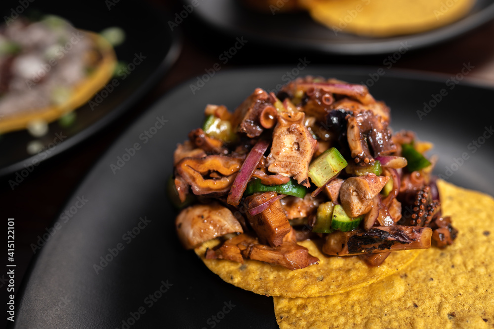 Foto de tostadas de mariscos ceviche camaron pulpo frutos del mar ...