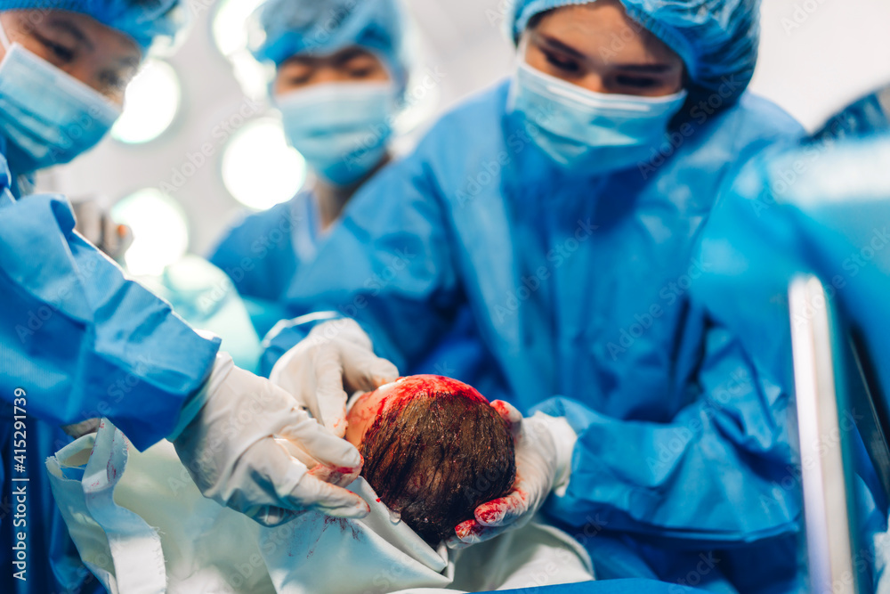 Professional anesthesiologist doctor medical team and assistant is ...