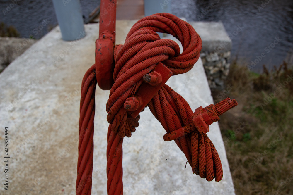 Foto de cable assembly and attachment shackles. fixing the suspension ...