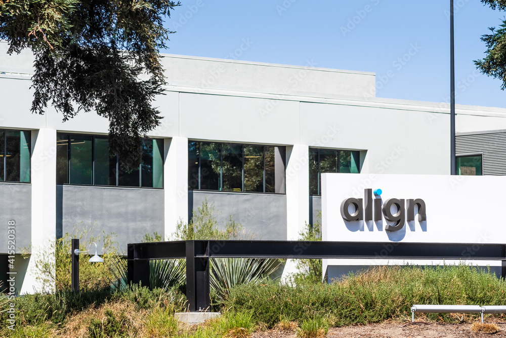 Foto de Sep 18, 2020 San Jose / CA / USA - Align headquarters in ...