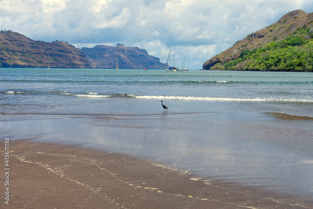 plage de Taipivai nuku hiva - iles marquises - polynesie francaise ...