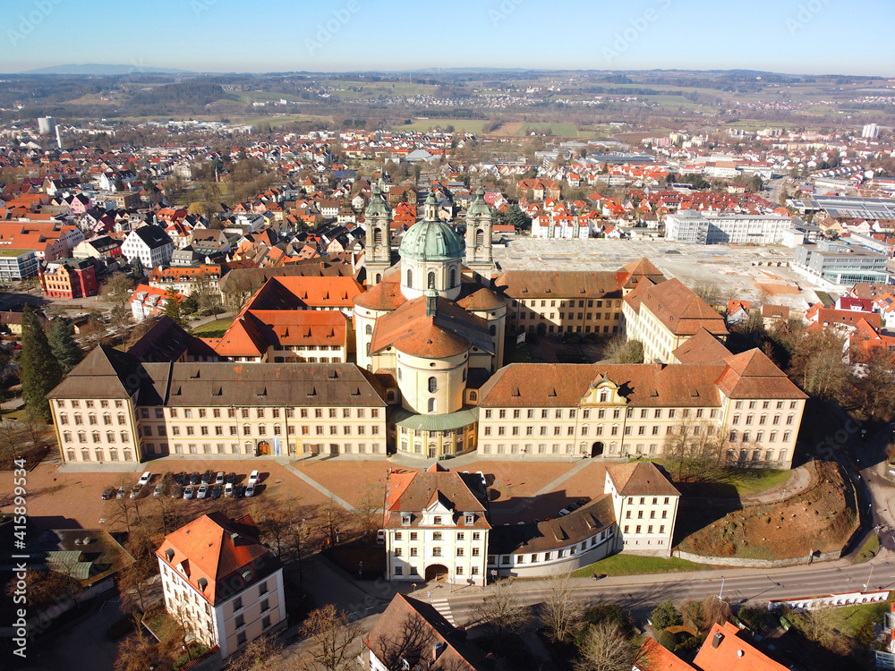 Weingarten, Deutschland: Die Basilika der Hochschule bestimmt das ...