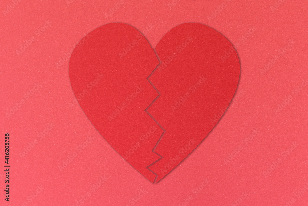 Corazón roto de papel. Rosa y rojo. Desamor. Con textura. Stock Photo ...
