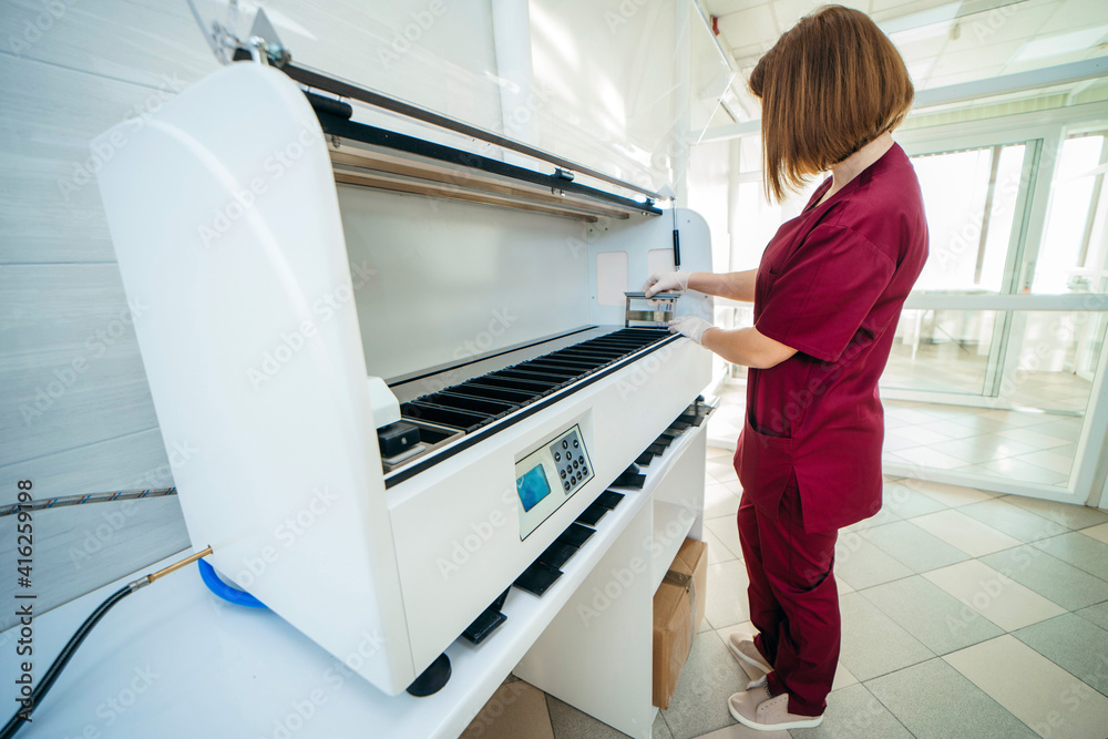Sample dryer in laboratory, Histological examination (biopsy) Stock ...
