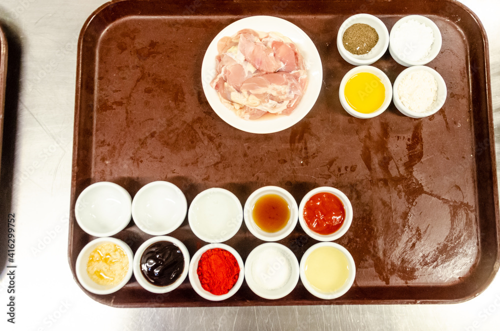 Bandeja com ingredientes tradicionais de comida coreana Stock Photo ...