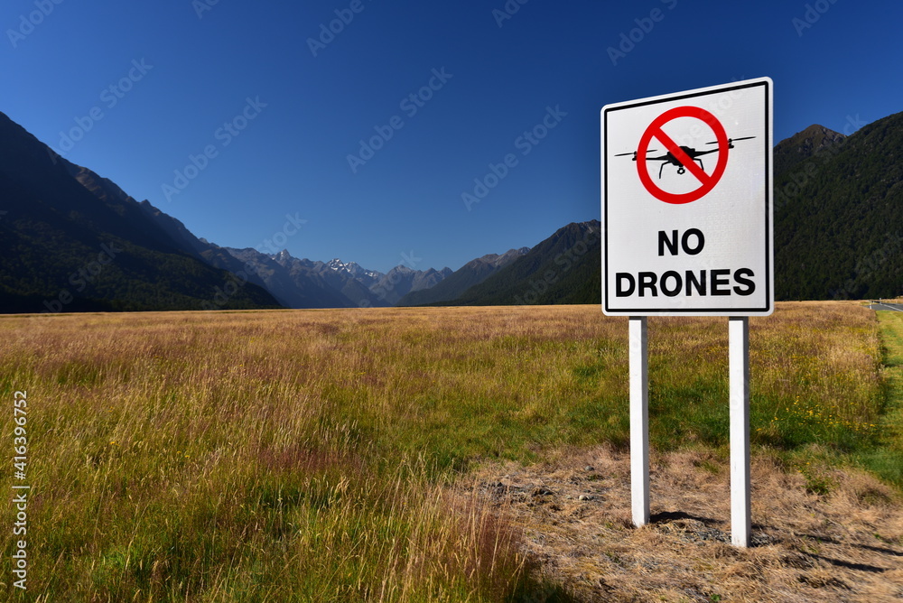 No drones sign at Eglinton Valley lookout on the way to Milford Sound ...