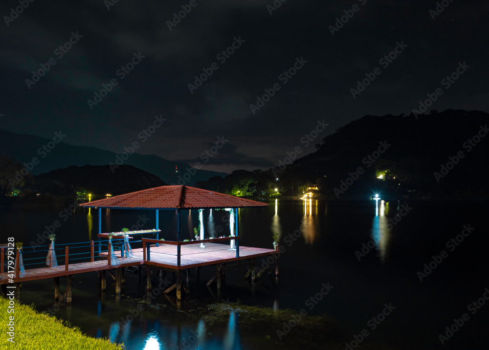 LAGO DE NOCHE Stock Photo | Adobe Stock