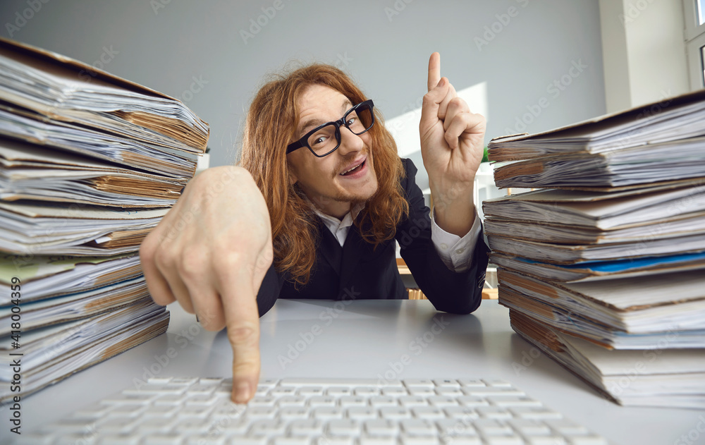 Good easy paperless office storage idea. Funny goofy smiling guy in ...