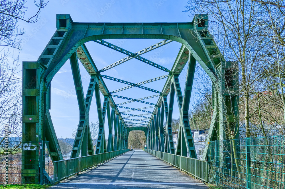 Historische Eisenbahnbrücke an der Ruhr in Essen Steele Stock Photo ...